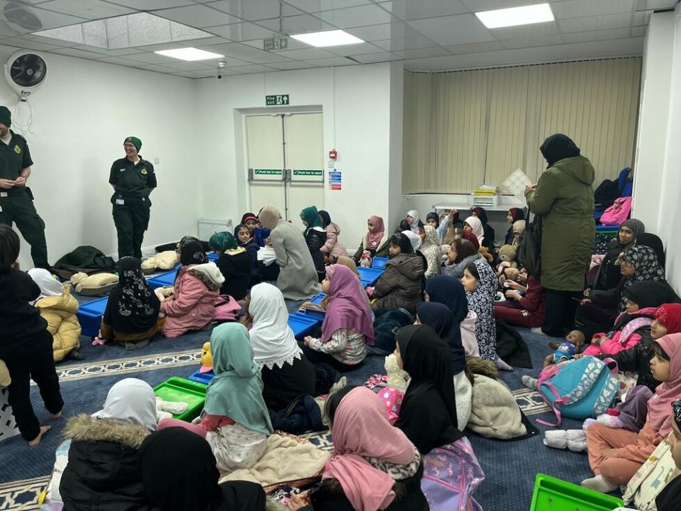 SCAS visit Al-Hayat Centre | South Central Ambulance Service