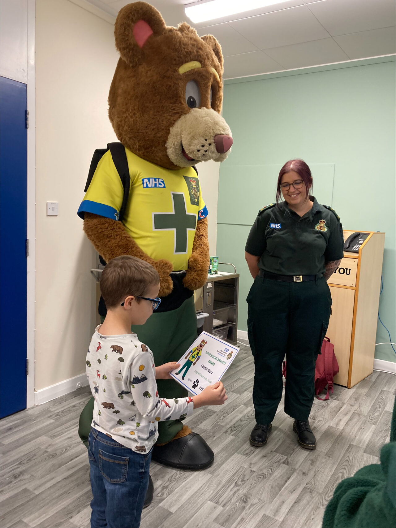 Six-year-old 999 caller receives bravery certificate | South Central ...